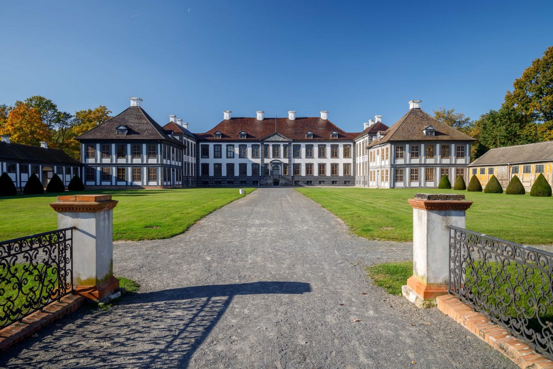 Vom Barock zum Bauhaus: Farbfassungen des Bauhauskünstlers Hinnerk ...